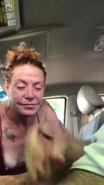 La Puttana Milf Pompa In Auto Amaporn